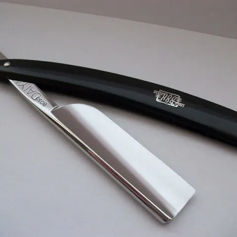 3 Blade Razors vs 5 Blade Razors: Which Should You Get?