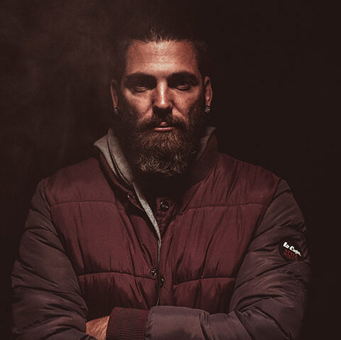 How To Tame A Frizzy Beard